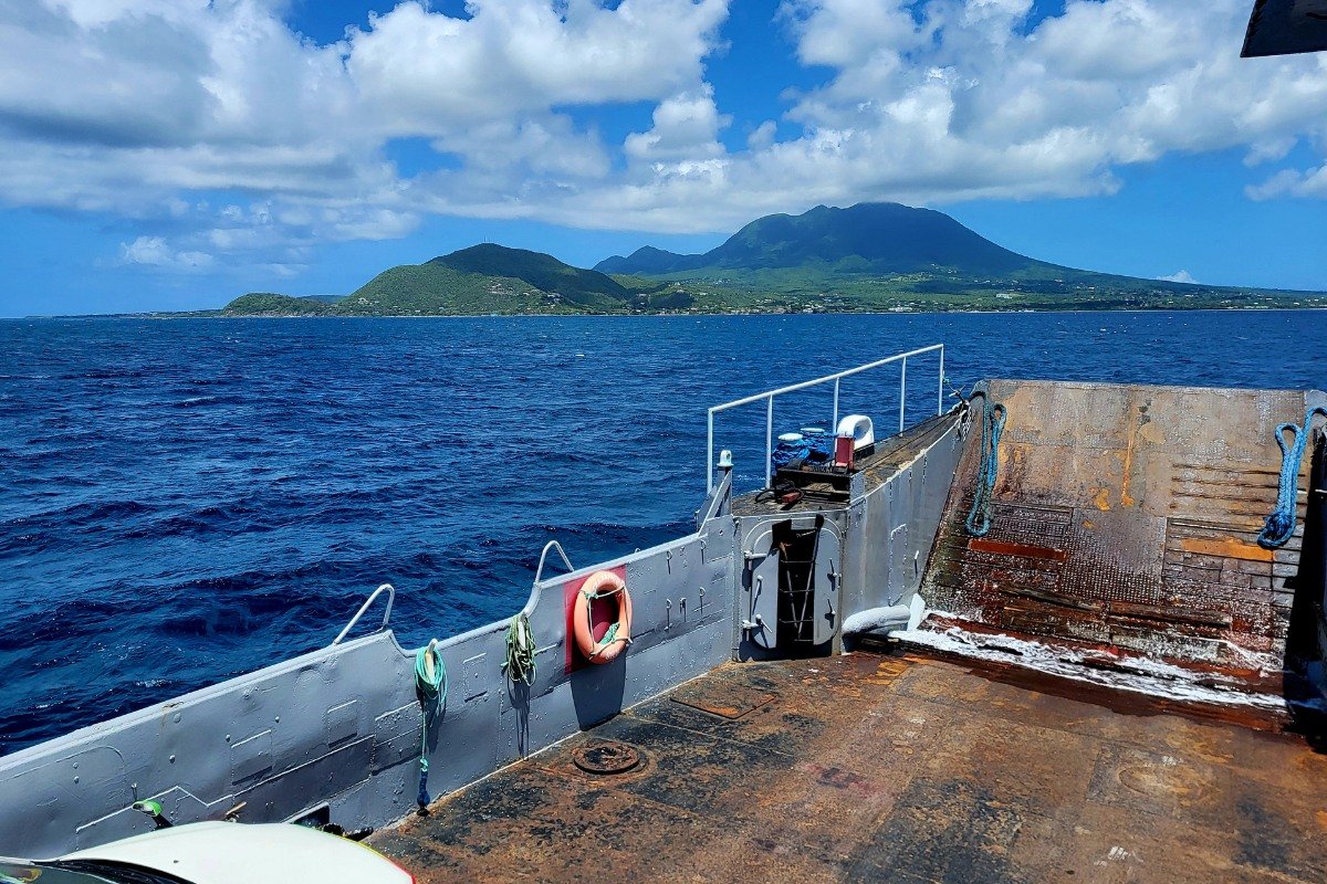 Which Caribbean Islands are connected by ferry? Routes for island hopping